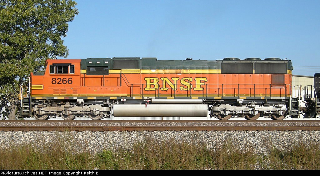 BNSF 8266